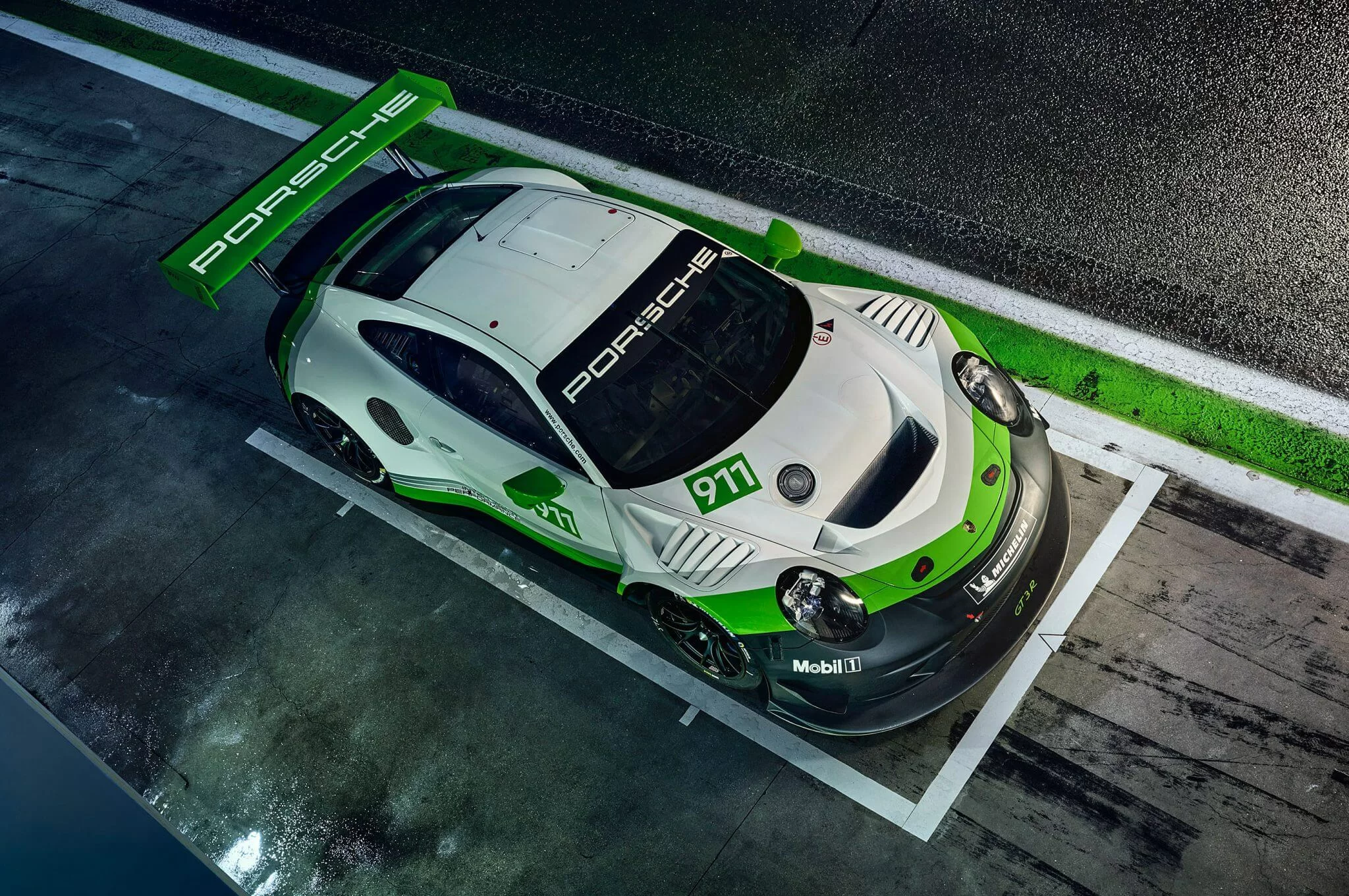 賽道版911 GT3 R登場 - NEWS - TopGear