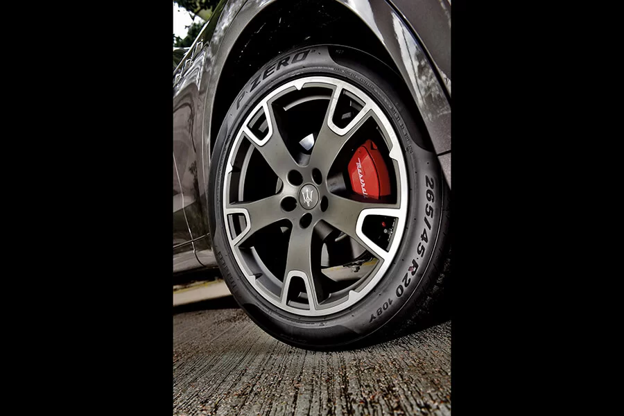 Maserati Levante Diesel 奇風來襲 - DRIVES - TopGear