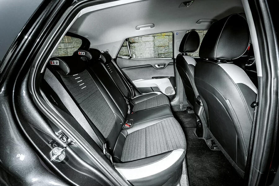 Kia Stonic 1.0T MT 小春天 - DRIVES - TopGear