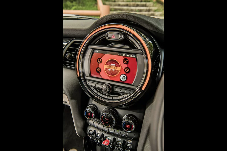 MINI Cooper S Automatic 的骰花臣王 - DRIVES - TopGear