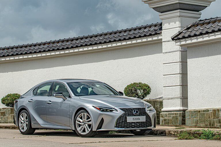 Lexus IS300h重混能輕售價 – TopGear